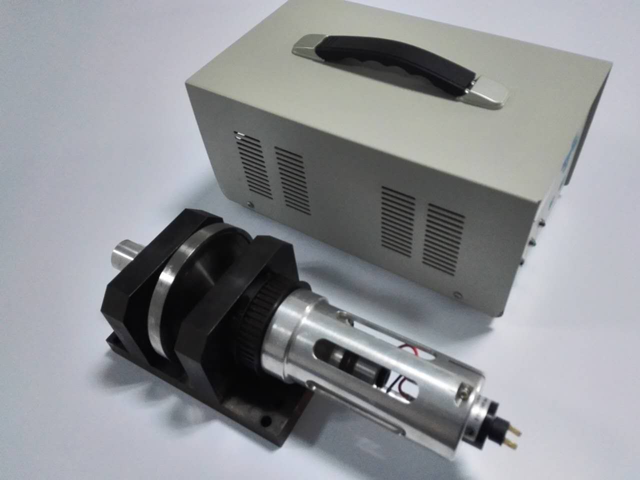 Digital Controlled Roll Mold Ultrasonic Sealing Machine 800 Watt 35 Khz ...